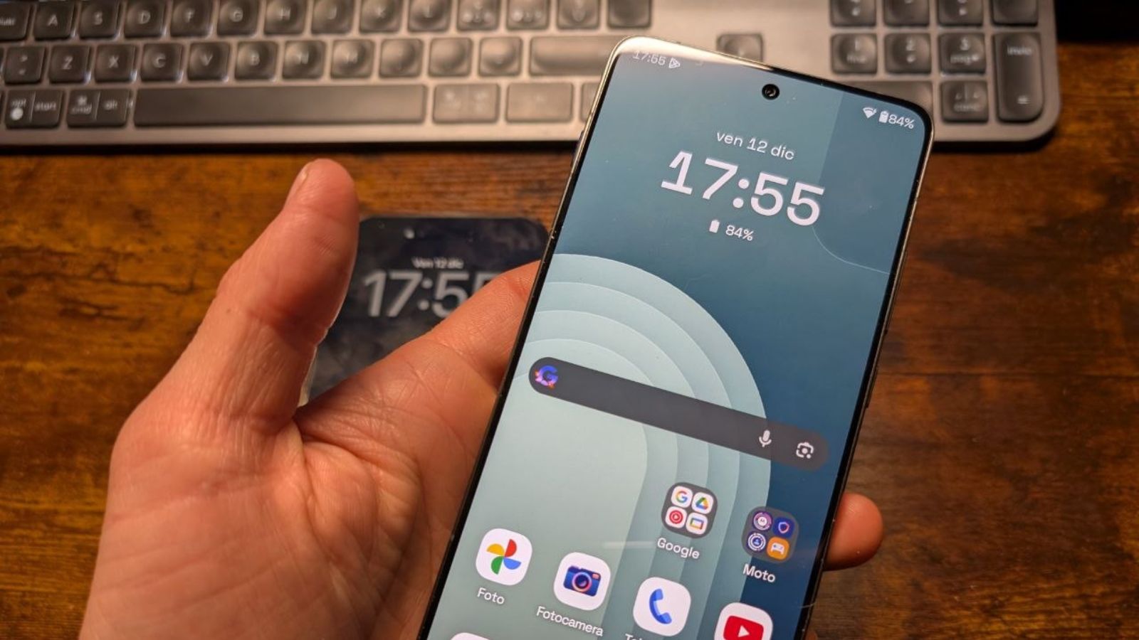 Motorola Edge 70 vs iPhone Air: confronto tra design, autonomia e ...
