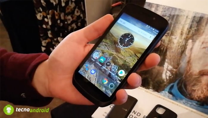 CAT Land Rover, ecco come funziona il rugged phone modulare - TecnoAndroid