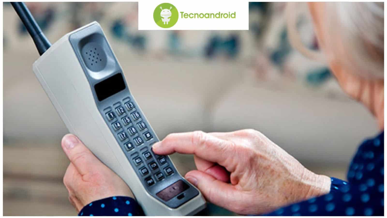 Il primo cellulare ad arrivare in Italia? Ecco la sua piccola storia ...